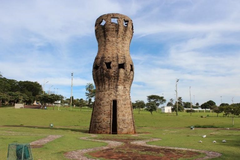 Monumento Ao Índio Praça Da Zarabatana Parque Das Nações Indígenas